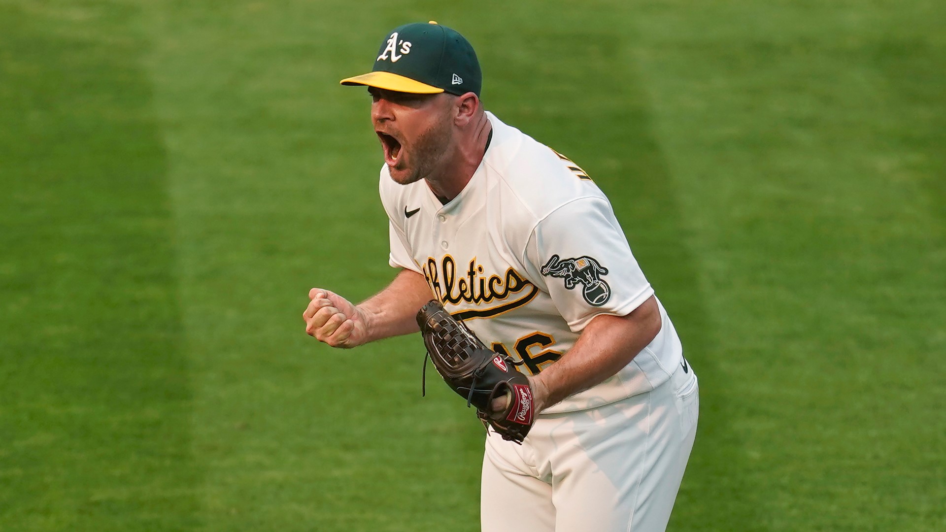 Pinder delivers timely hit, A's advance in playoffs at last | abc10.com