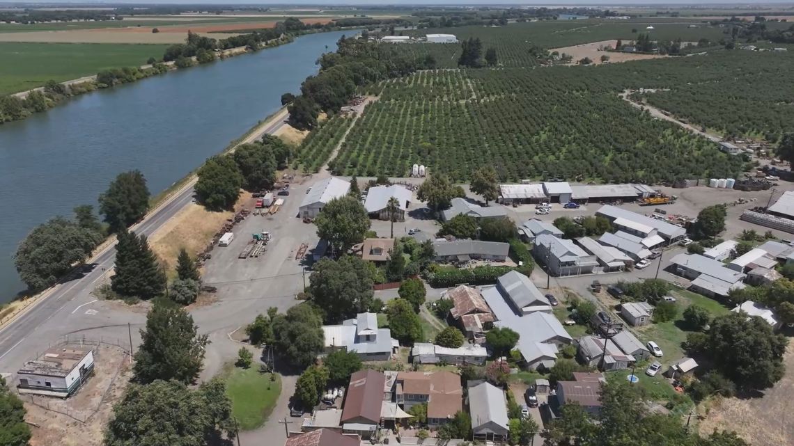 Courtland fears Delta project impact on pear community | abc10.com