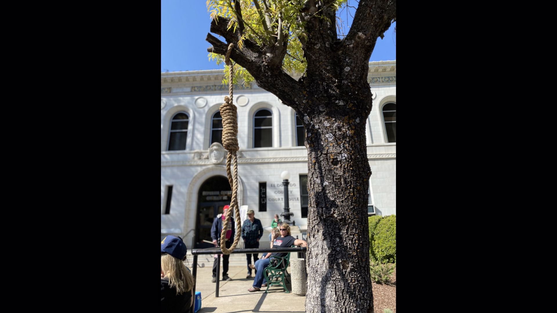Proud Boys, Placerville residents want noose back on city logo | abc10.com