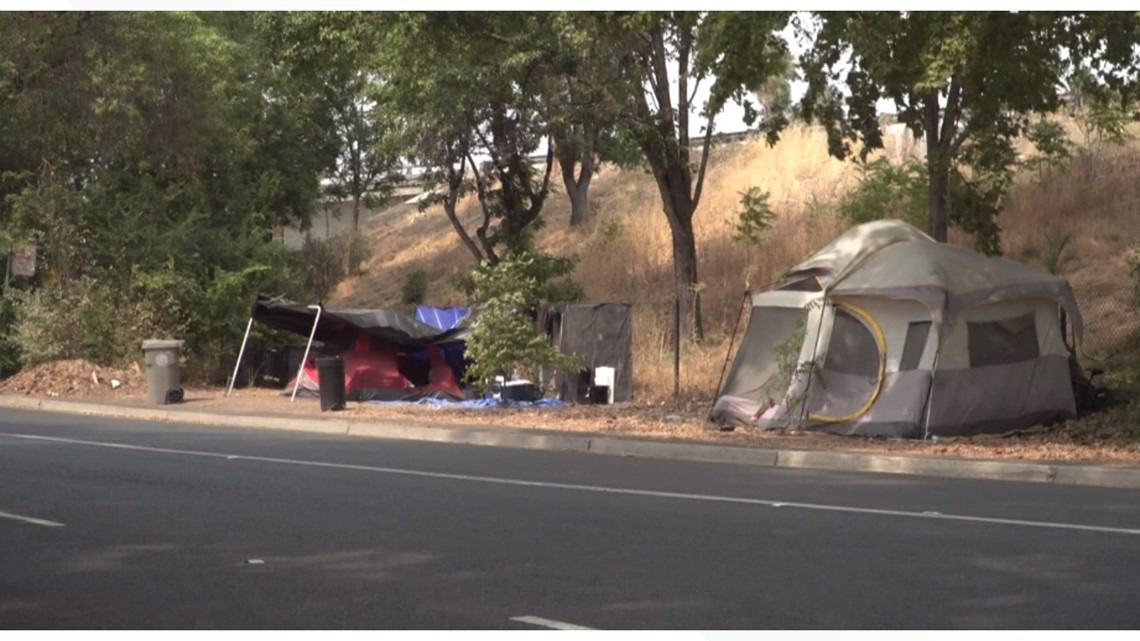 Sacramento city council votes to ban homeless camps near schools ...