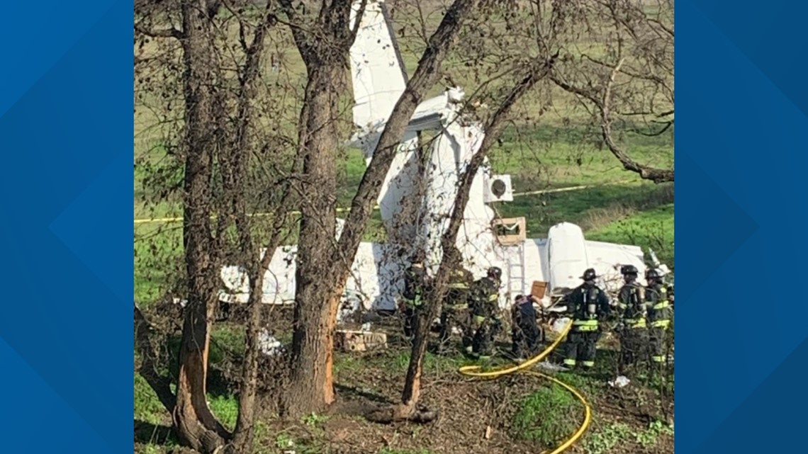 Plane crashes near Modesto Airport, 1 dead: What we know | abc10.com