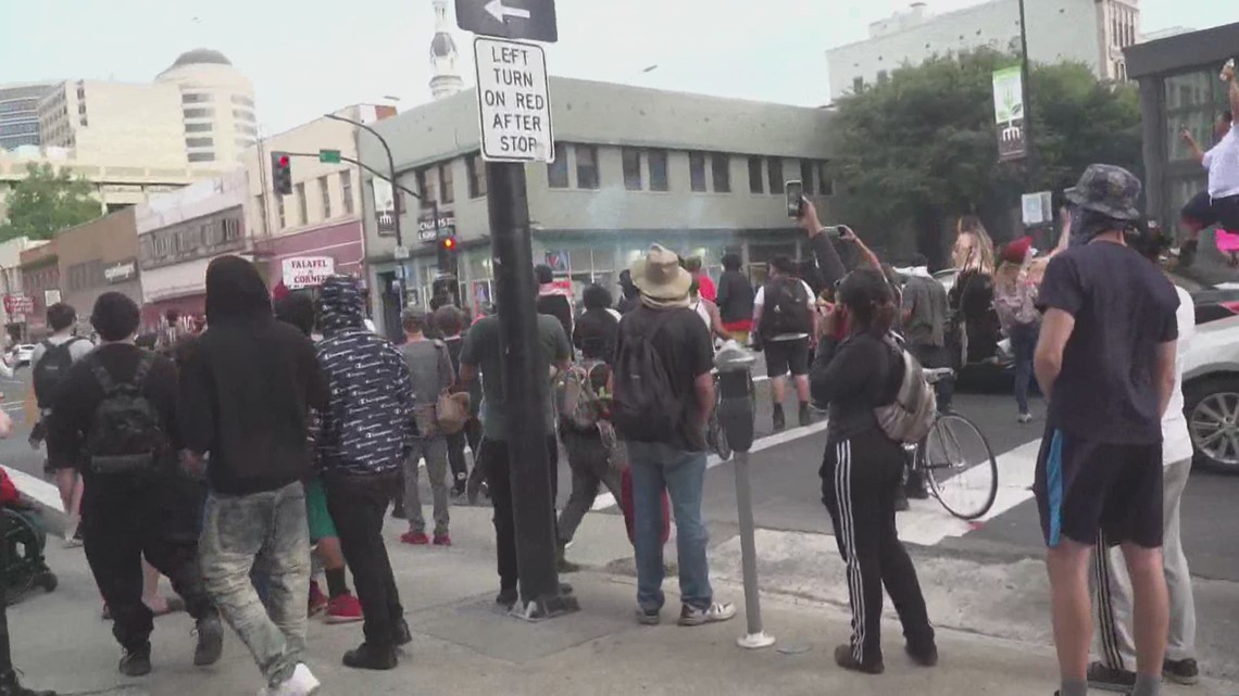 Protesters in downtown Sacramento get less organized as protests go on ...
