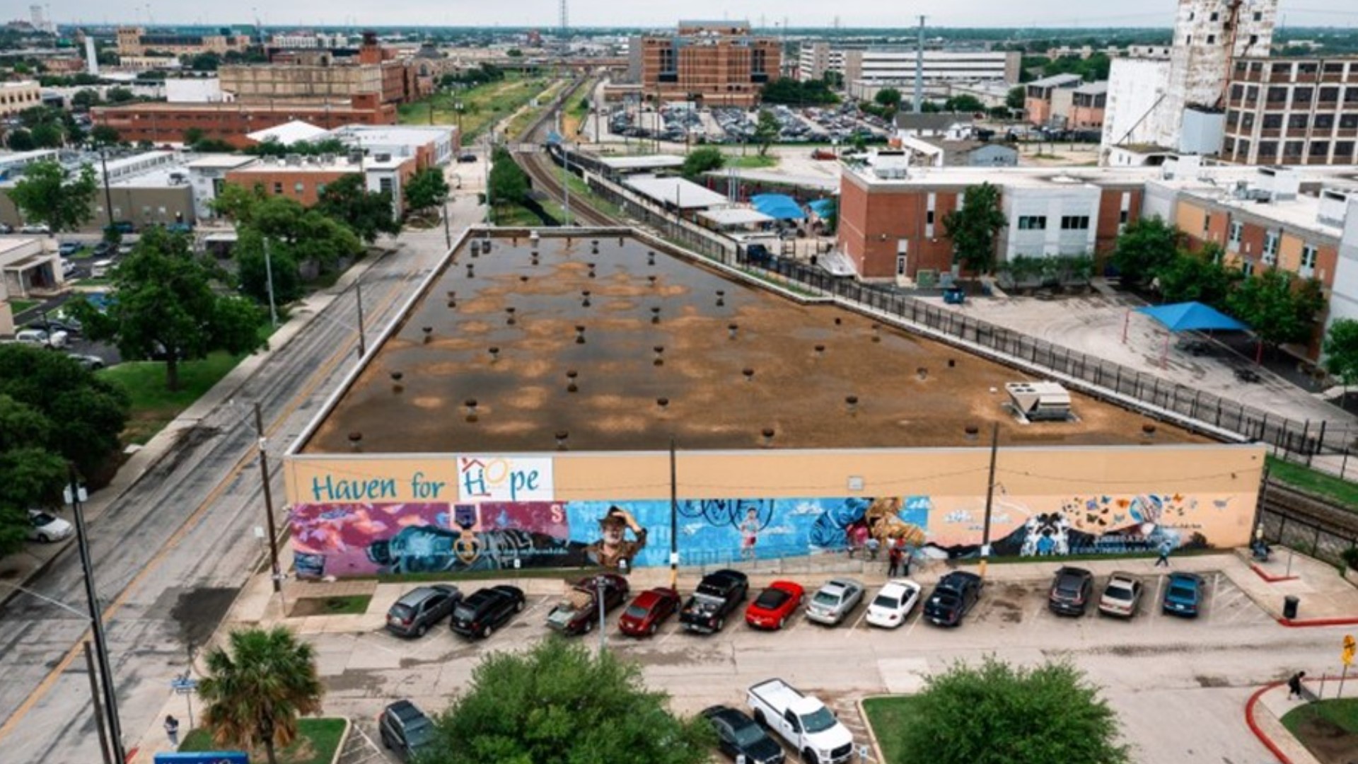 California wants to replicate a Texas city homeless shelter | abc10.com