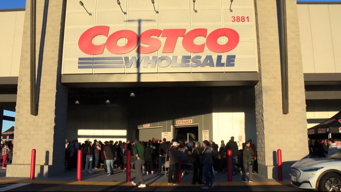 Costco in Natomas opens to large crowds | abc10.com