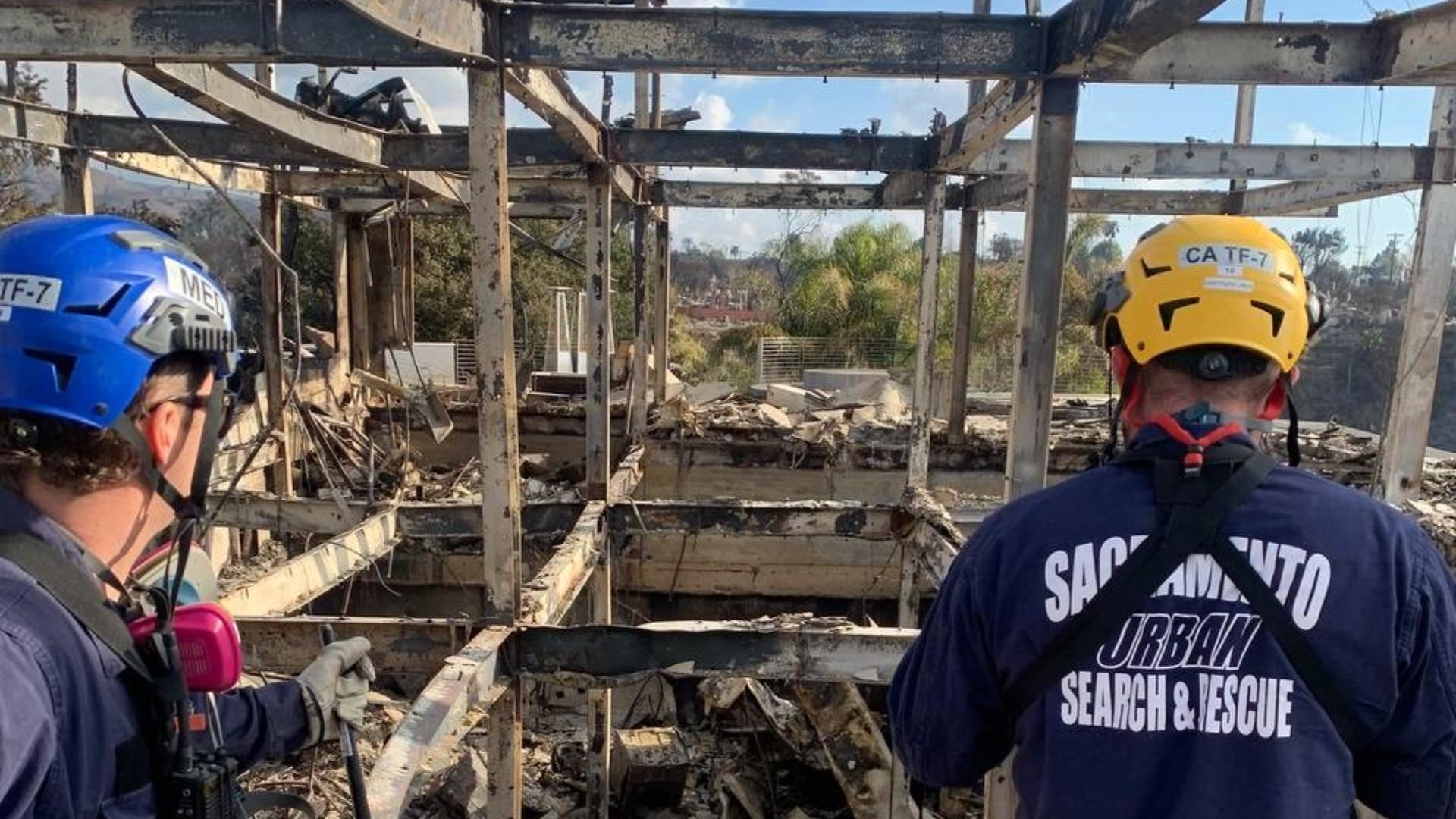 Sacramento firefighters return after battling LA wildfires | abc10.com