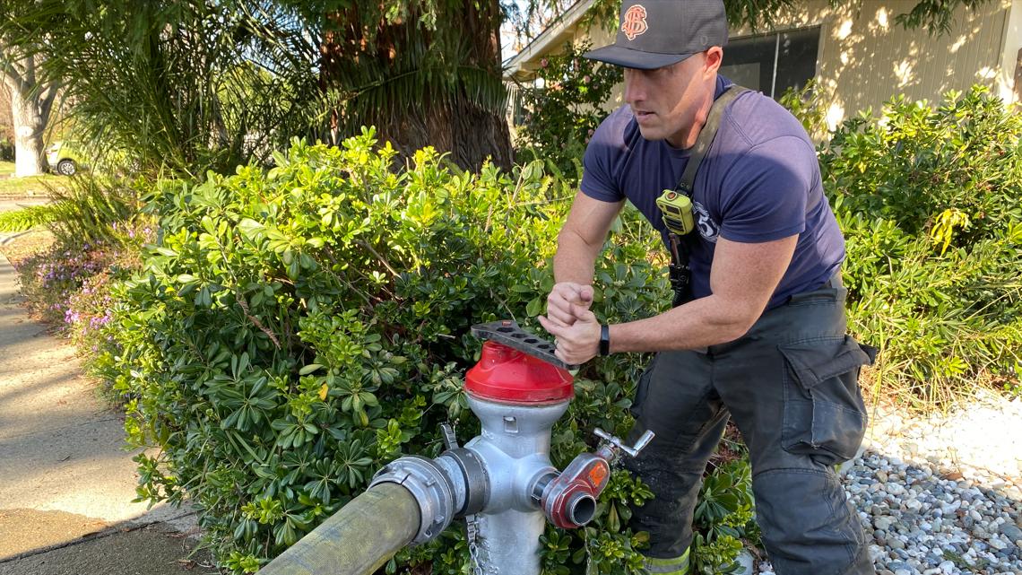 How do fire hydrants work? | Los Angeles County fires | abc10.com