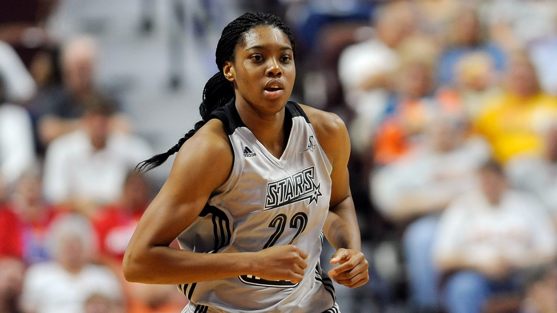 Retiring former WNBA player, Sac High Alum's jersey | abc10.com