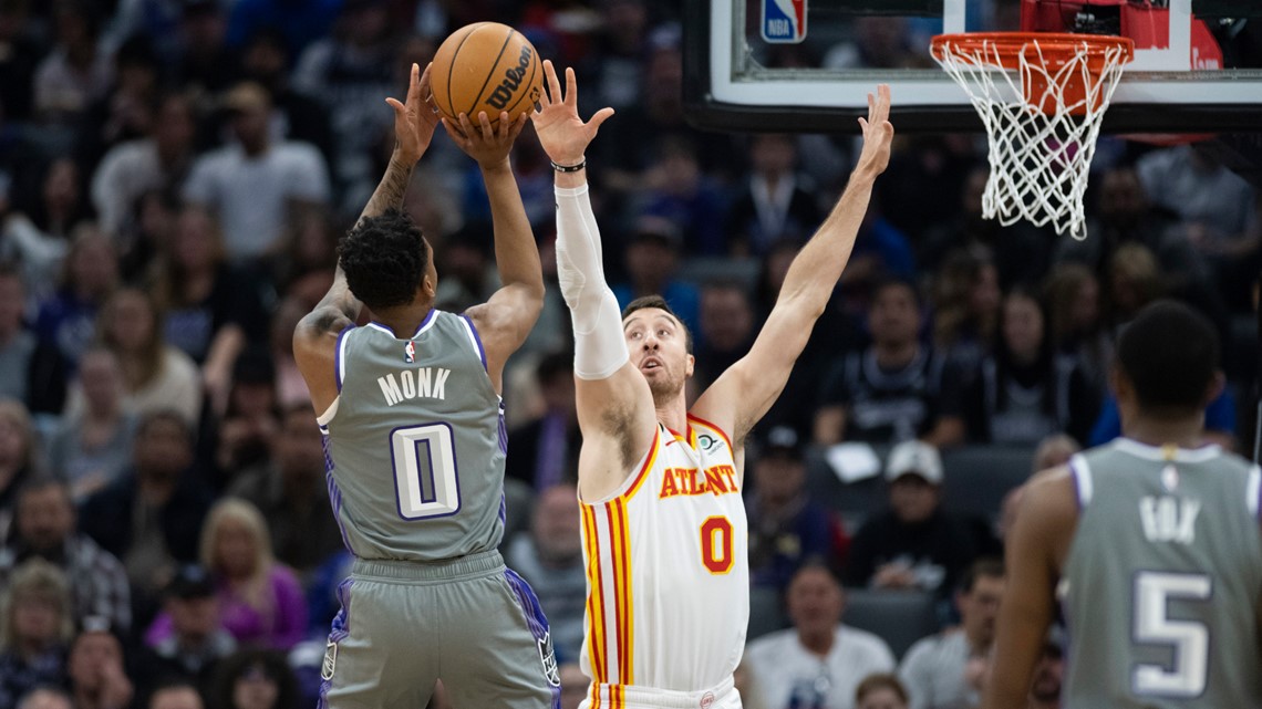 Collins, Hunter star as Hawks beat Kings 120-117 | abc10.com