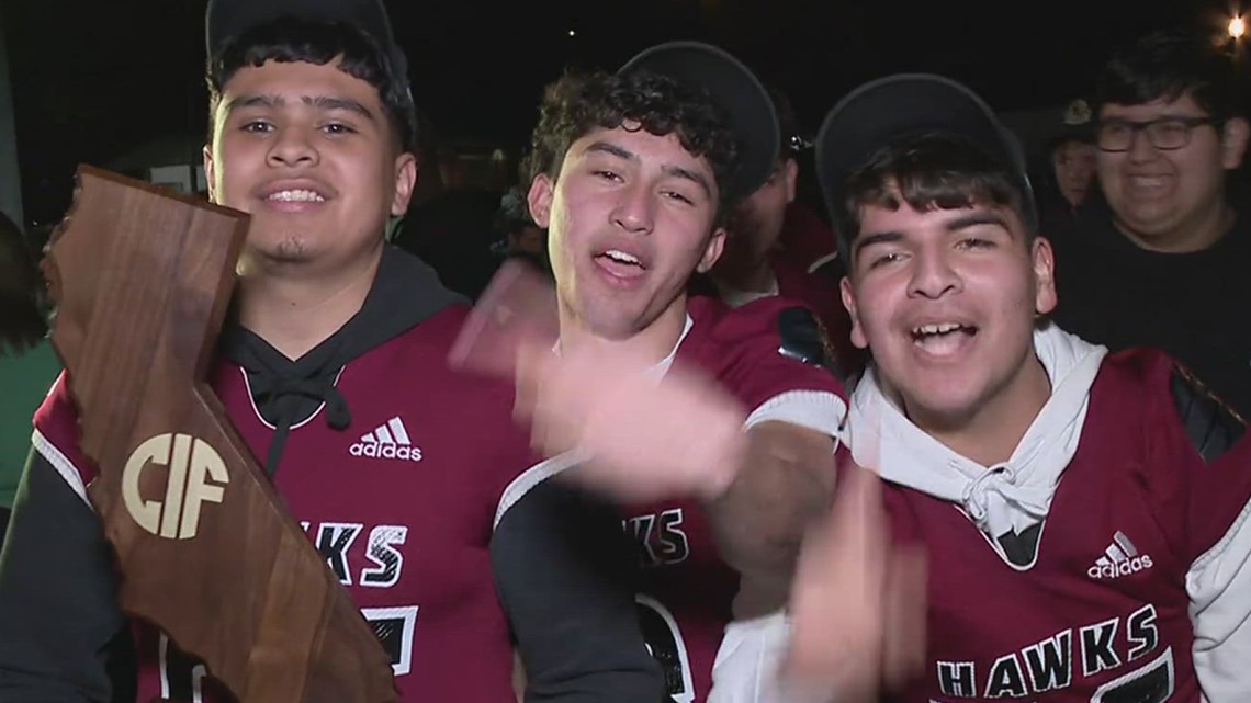 Colusa High Hawks are state champs, return to hero's welcome | abc10.com