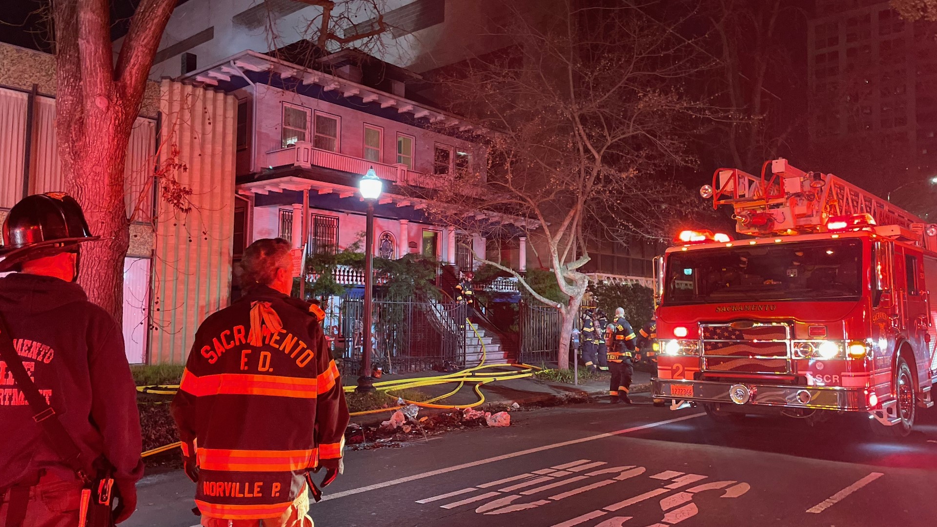 Downtown Sacramento building catches fire | abc10.com