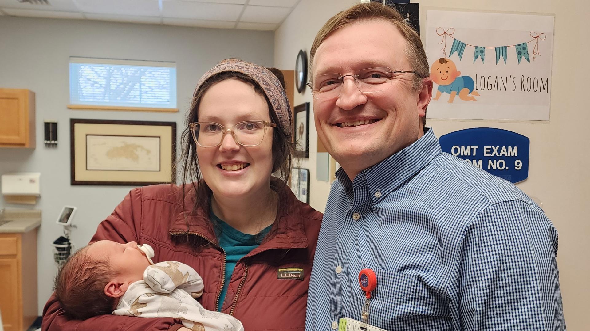 Unexpected delivery: Family doctor delivers medical assistants baby in ...