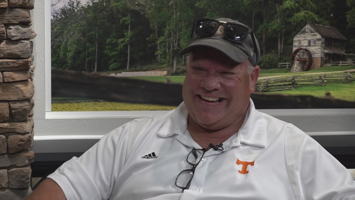 Knoxville man goes viral after Vols-Georgia game | abc10.com