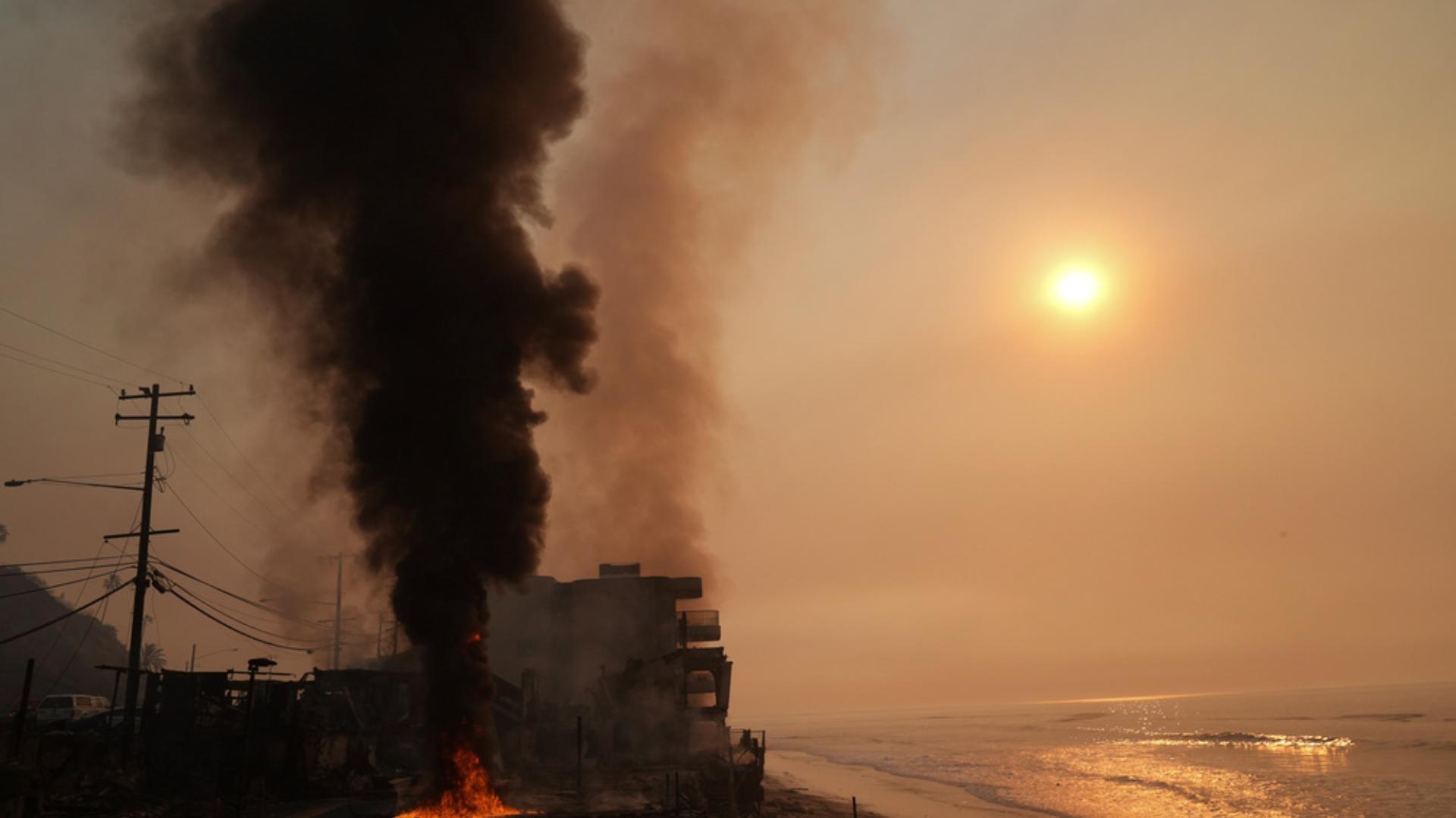 Palisades Fire in Los Angeles: California's Santa Ana winds, explained ...