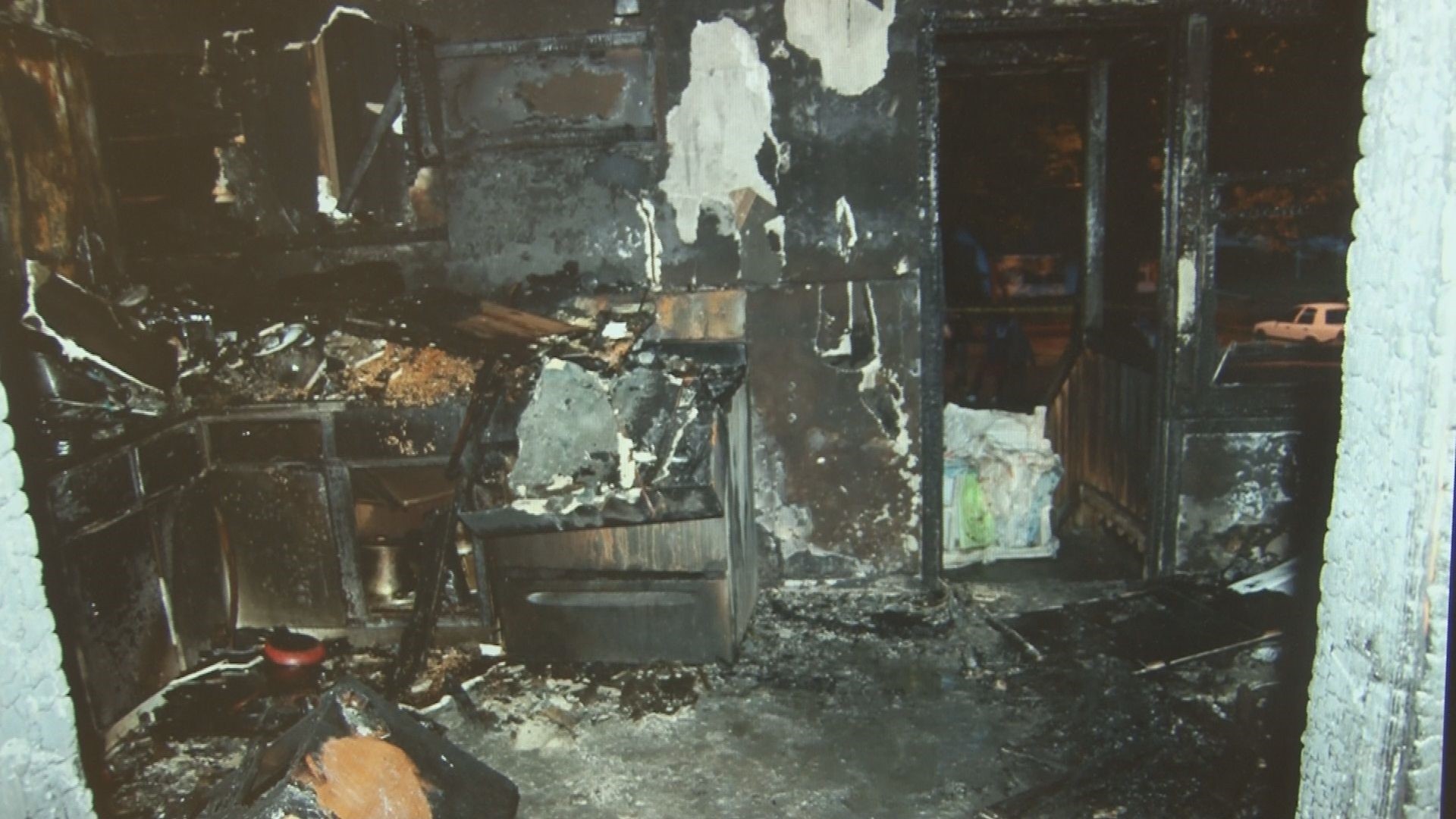 Inside The Deadly Summit Ave. Apartment Fire: Official Report | abc10.com