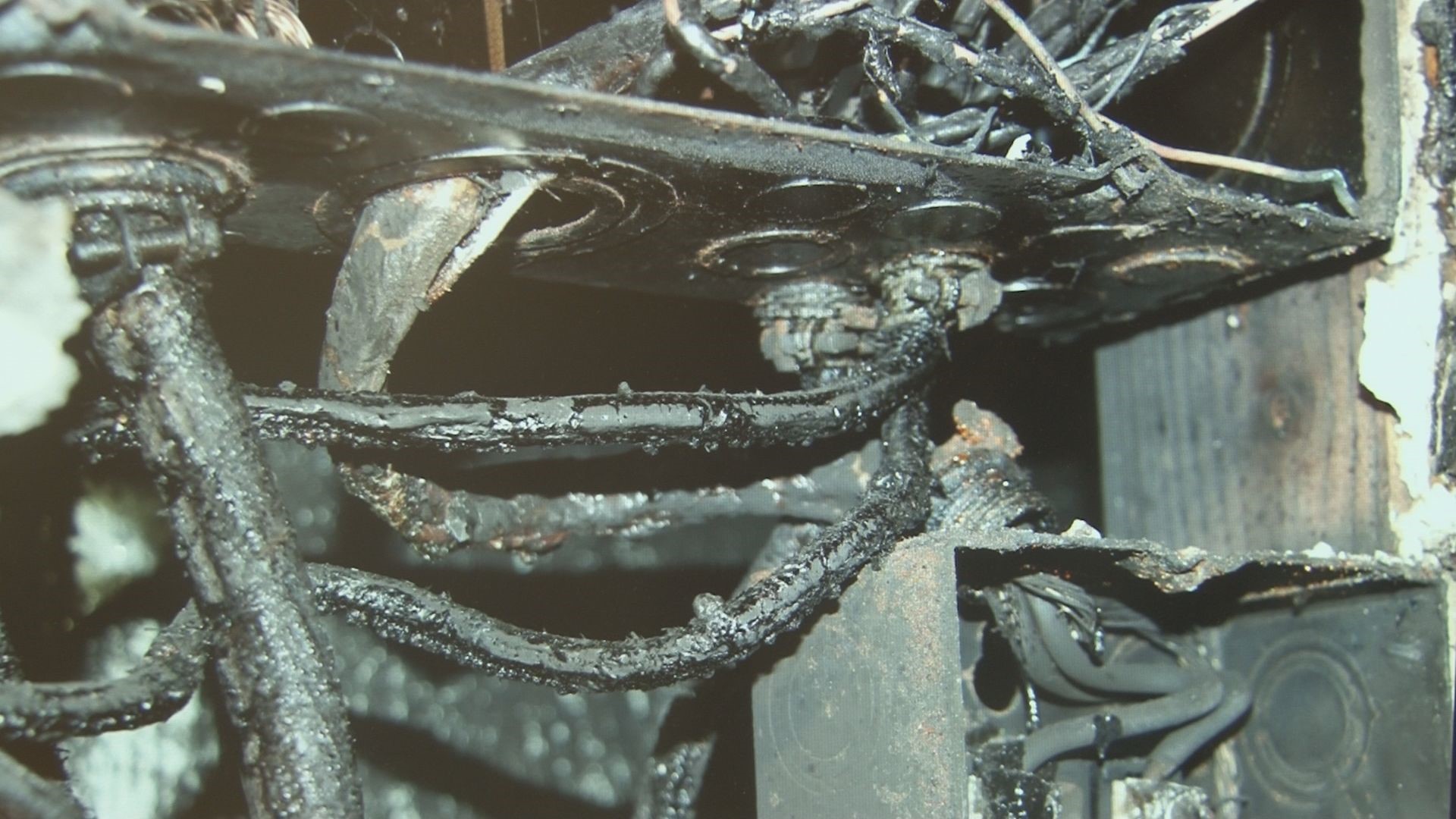 Inside The Deadly Summit Ave. Apartment Fire: Official Report | abc10.com