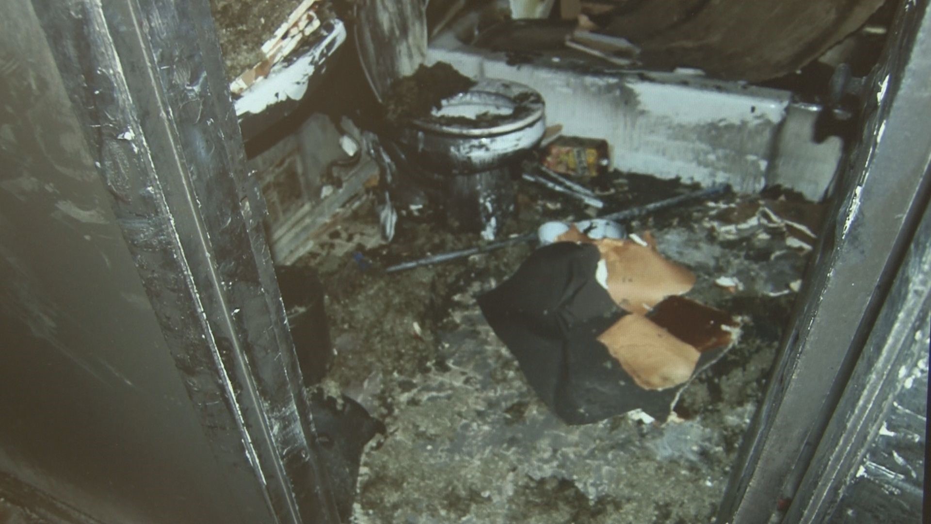 Inside The Deadly Summit Ave. Apartment Fire: Official Report | abc10.com