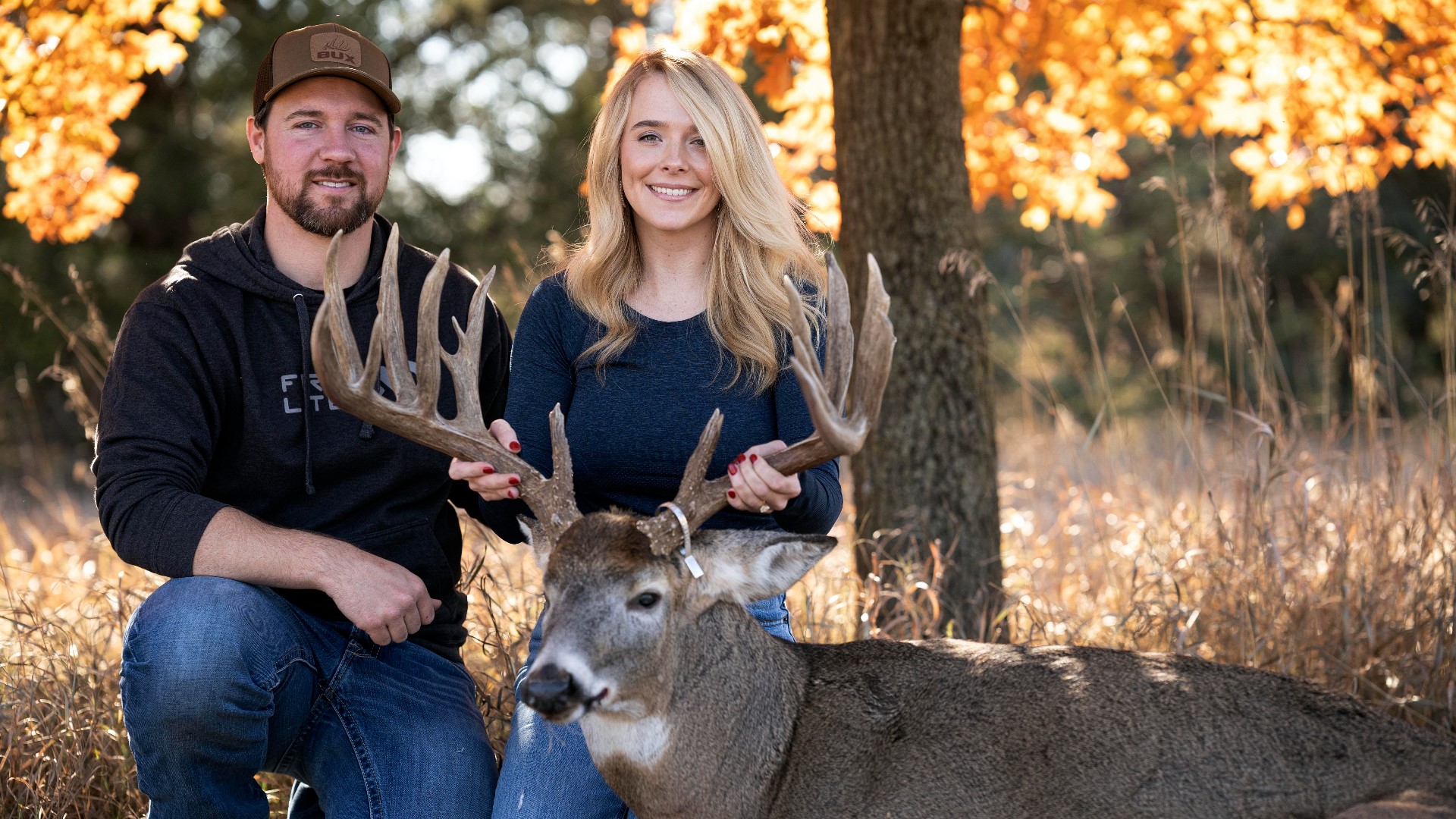 Woman kills huge buck on hunting trip, gets marriage proposal | abc10.com