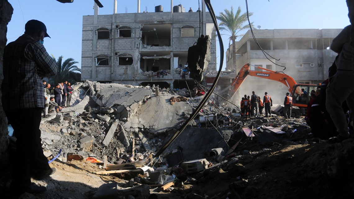 Israel strikes south Gaza and raids a hospital in the north | abc10.com