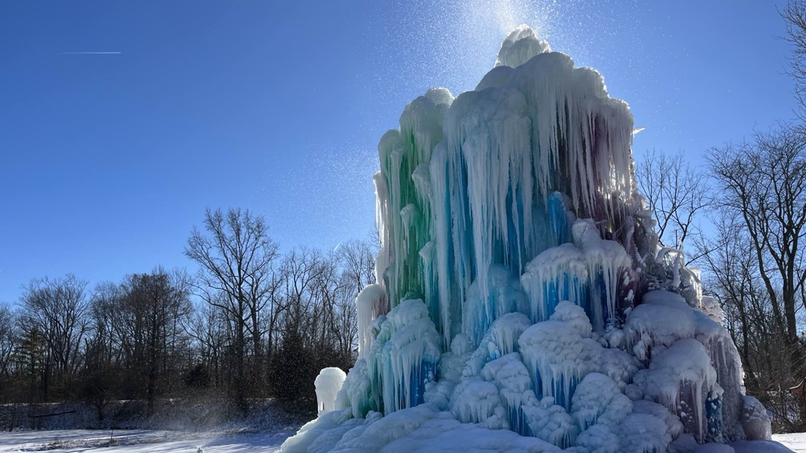 Veal's Ice Tree returns to Indianapolis, open for visitors | abc10.com