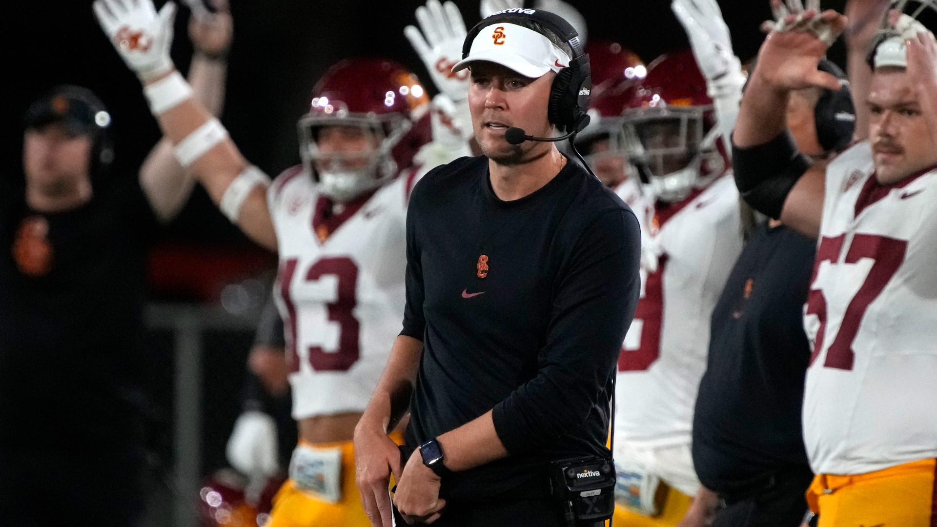 No. 10 USC, No. 21 Notre Dame expect tough rivalry matchup | abc10.com