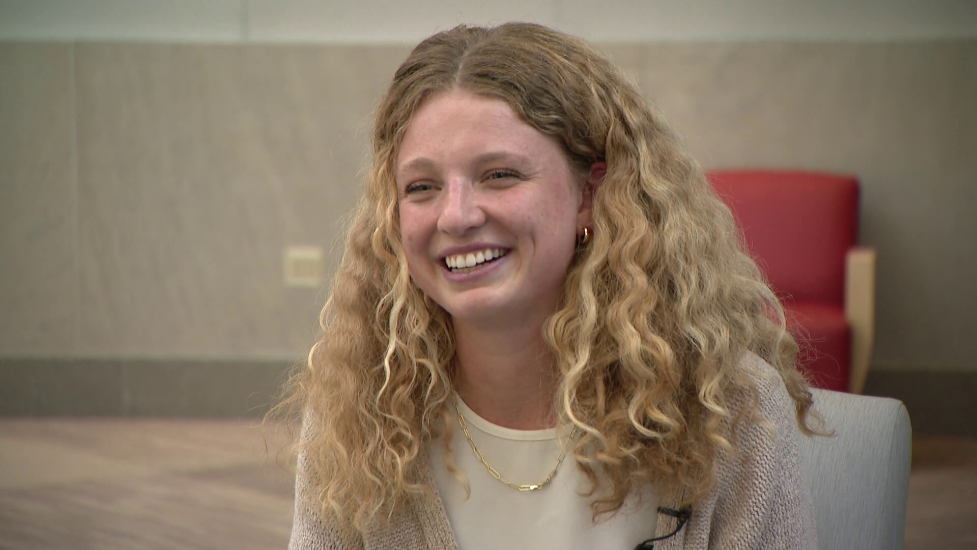 IU medical student reunites with doctors after brain tumor | abc10.com