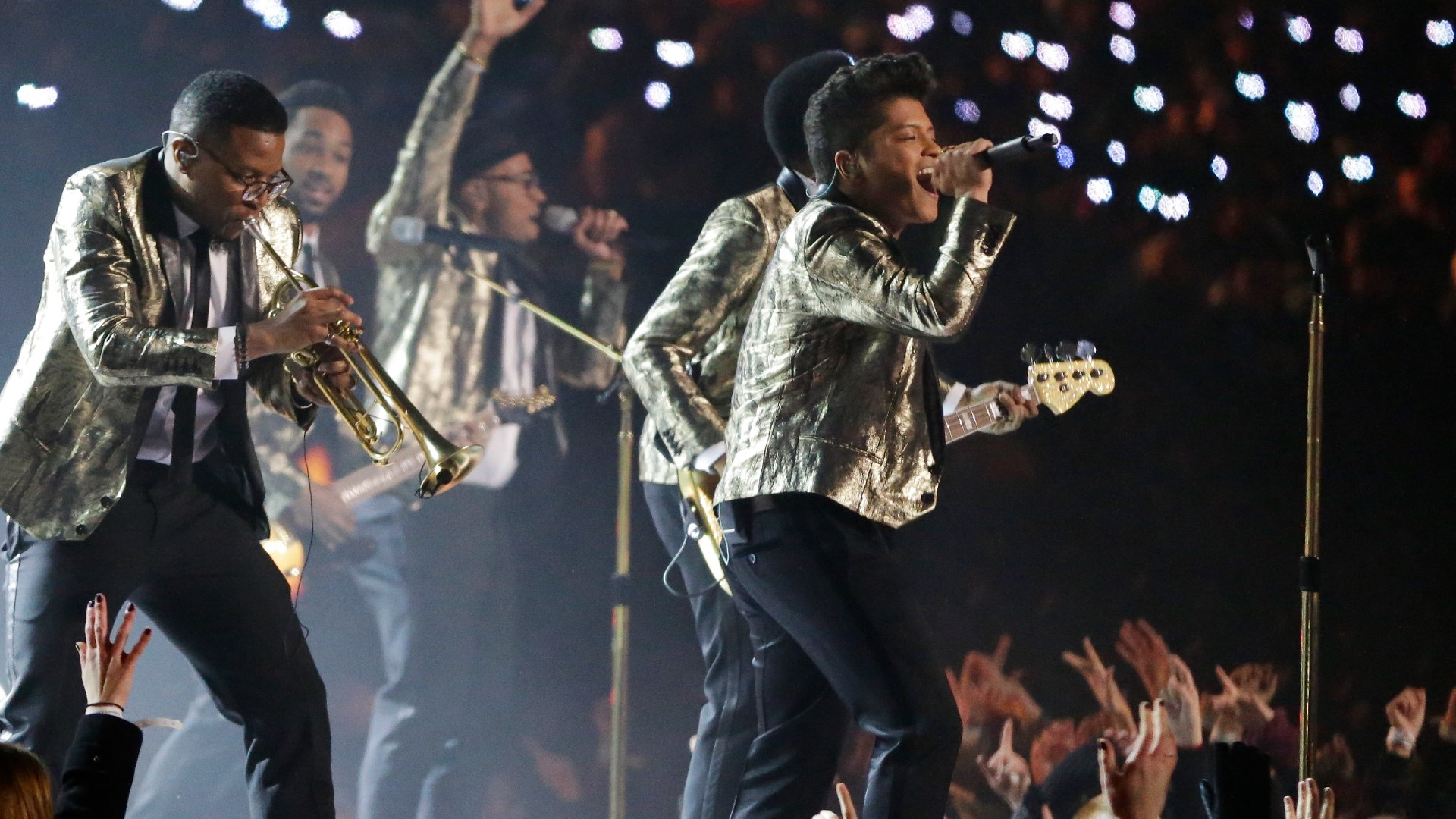 Most viewed Super Bowl half time shows of all time | abc10.com