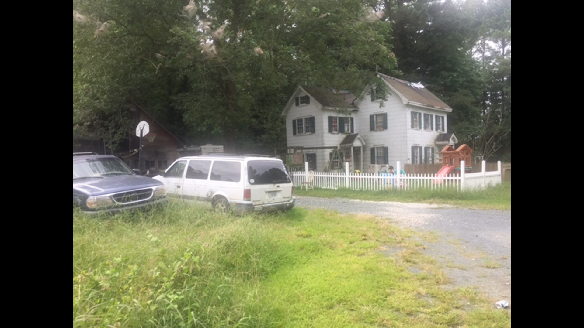 Mom accused of keeping toddlers in makeshift cages indicted | abc10.com