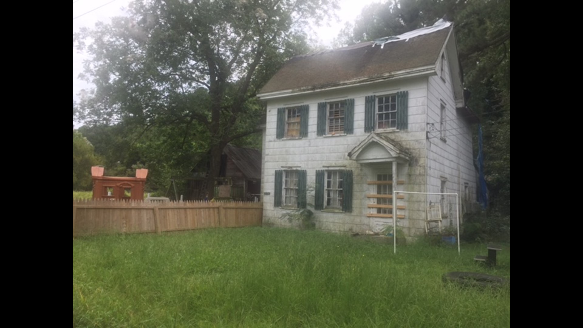 Mom accused of keeping toddlers in makeshift cages indicted | abc10.com