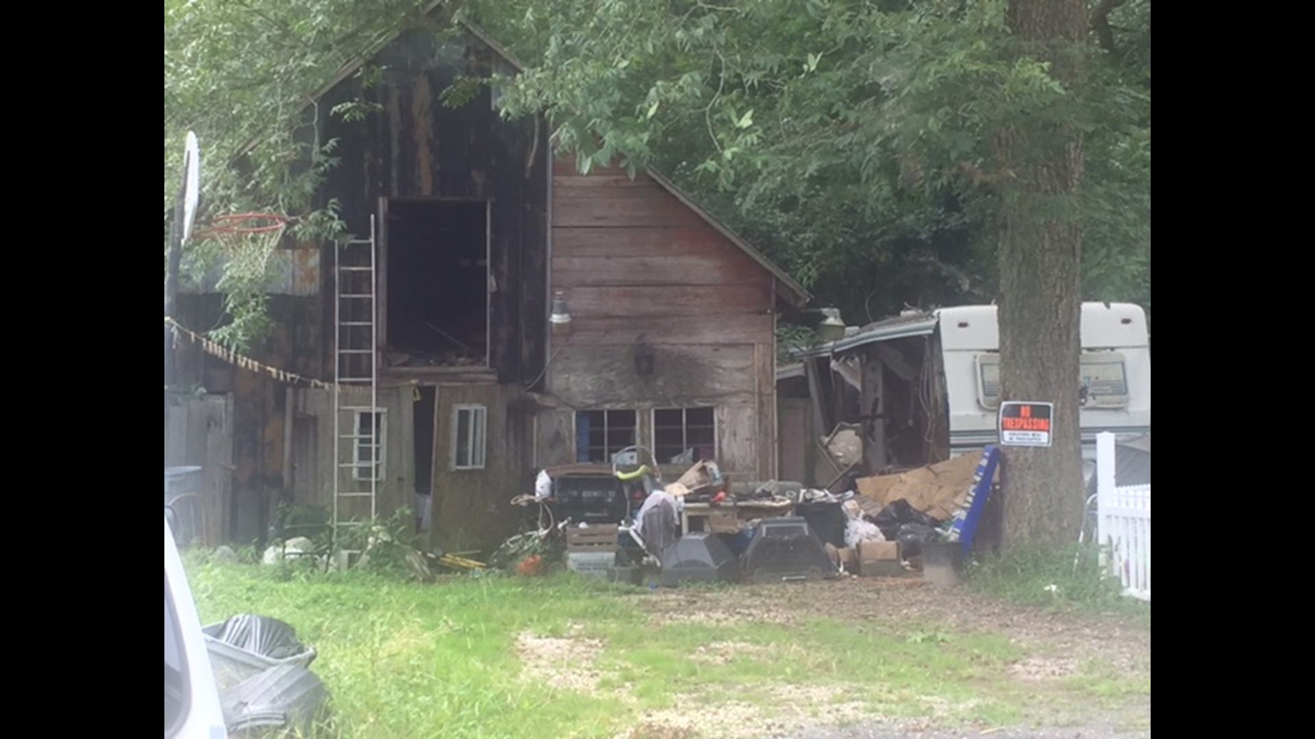 Mom accused of keeping toddlers in makeshift cages indicted | abc10.com