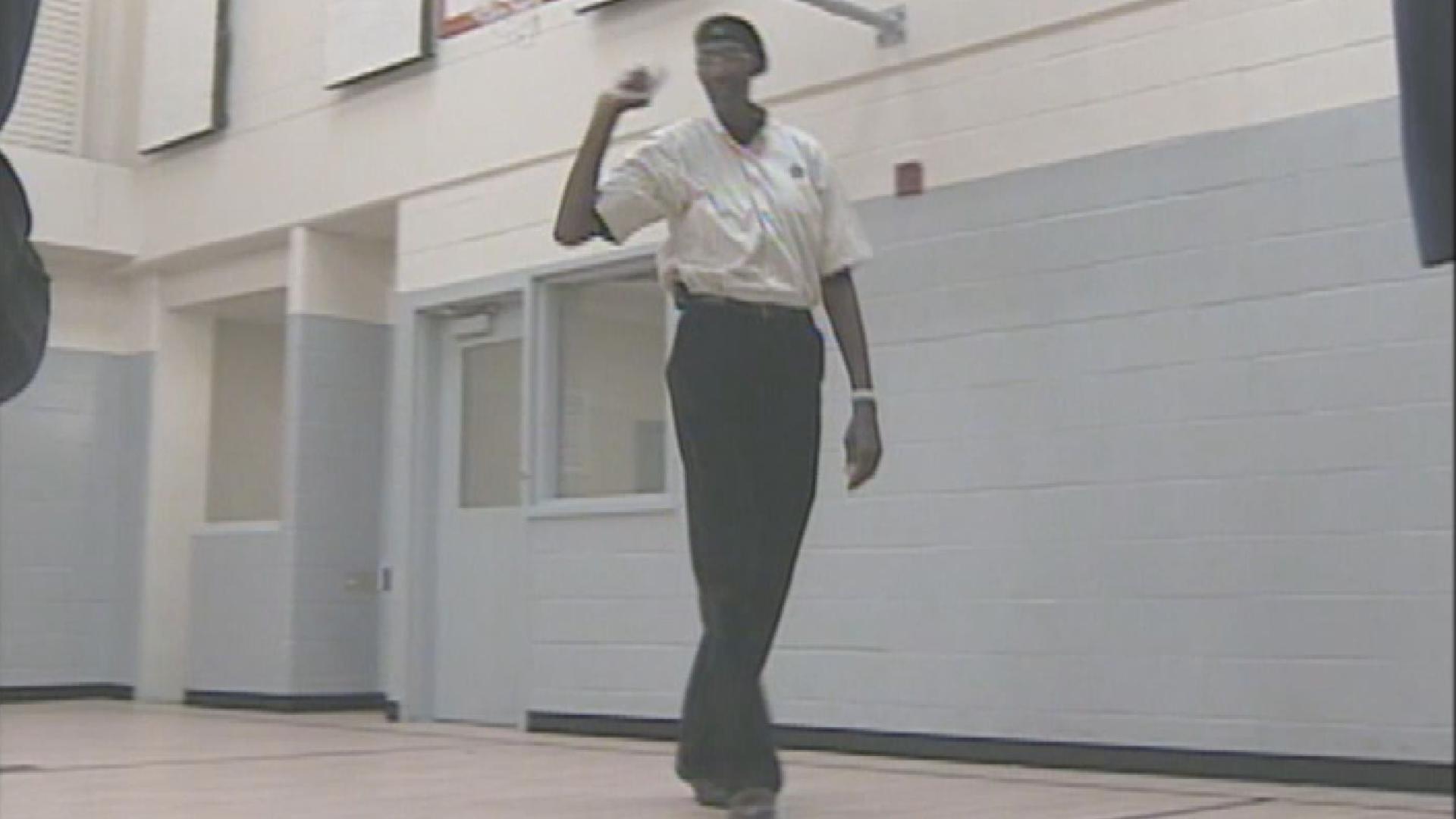 America's tallest man, George Bell, has died | abc10.com