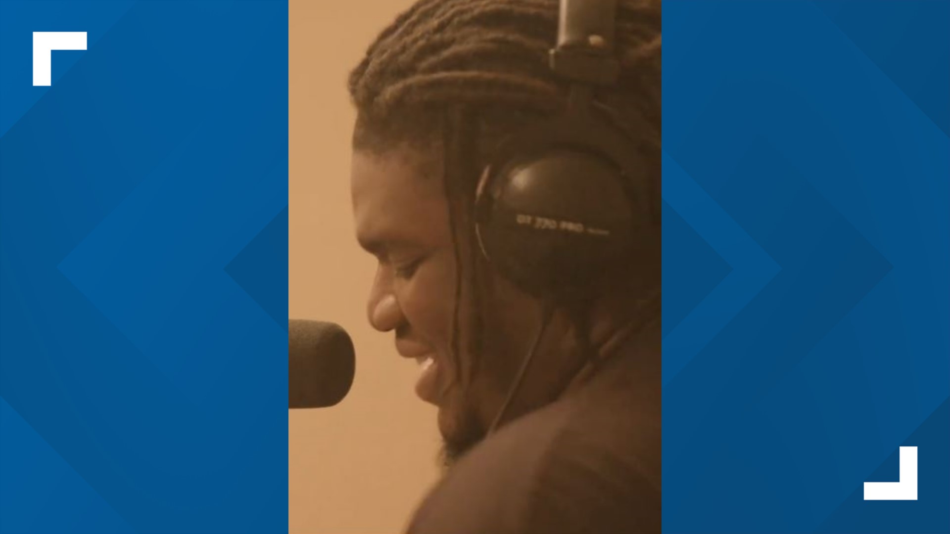 Eagles Jordan Davis shows off amazing singing voice | Listen | abc10.com